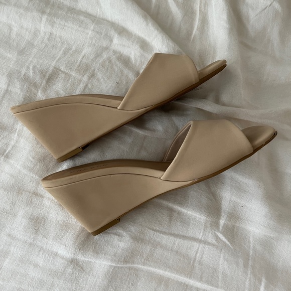 BAMBOO | Shoes | Bamboo Wedge Cameltan Heels | Poshmark
